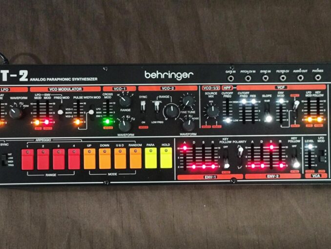 Behringer JT-16, Roland Jupiter-8 analog polysynth clone with 16 voices ...