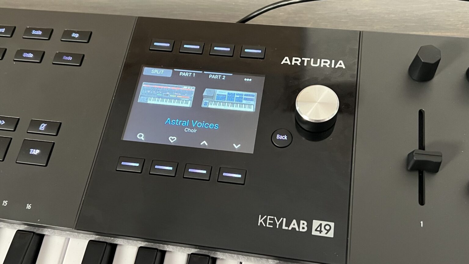 Arturia KeyLab mk3 review, hardware and software MIDI keyboard controller - SYNTH ANATOMY
