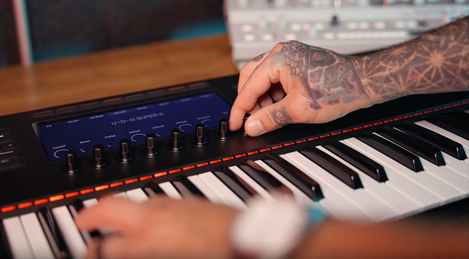 Native Instruments Kontrol S-series MK3: firmware 2.0 expands DAW integration and more